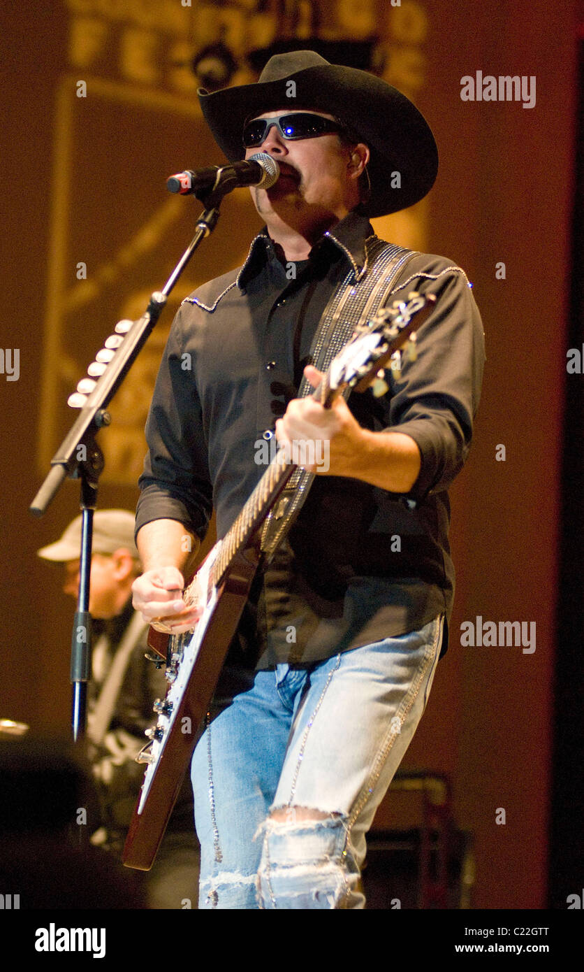 John Rich performing at the 19th Annual Chicago Country Music Festival ...