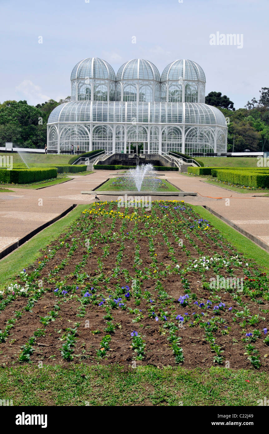 Gardens and greenhouse at the botanical Garden of Curitiba "Jardim ...