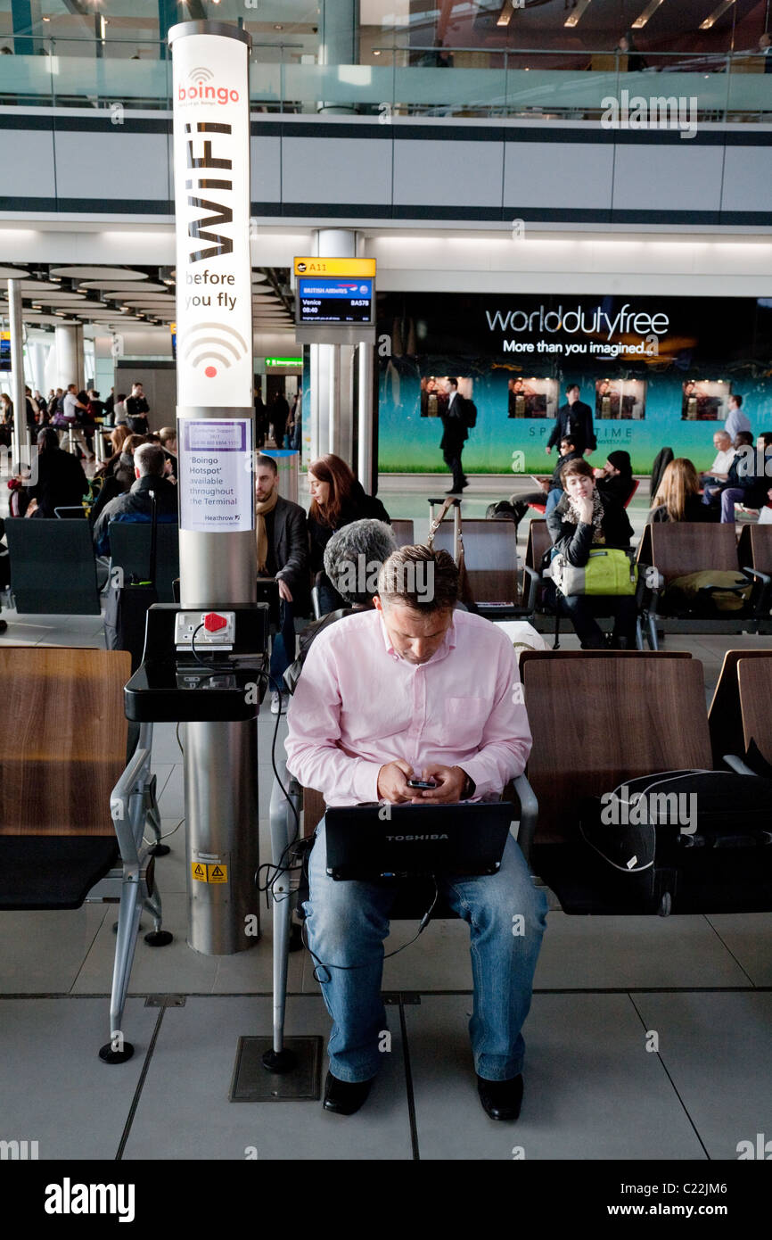 Terminal 5 heathrow airport for hi-res stock photography and images - Alamy