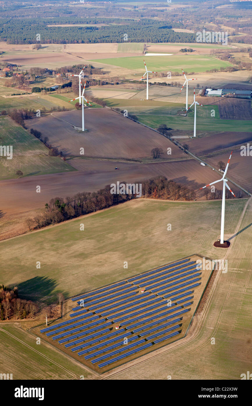 Solar powered stations hi-res stock photography and images - Alamy