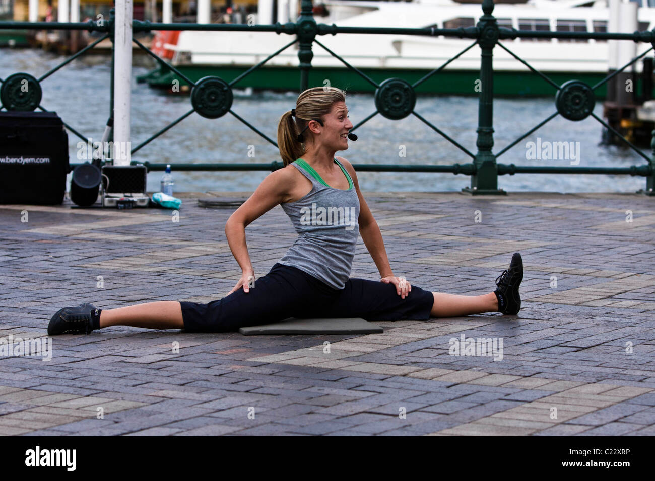 Female contortionist hi-res stock photography and images - Alamy