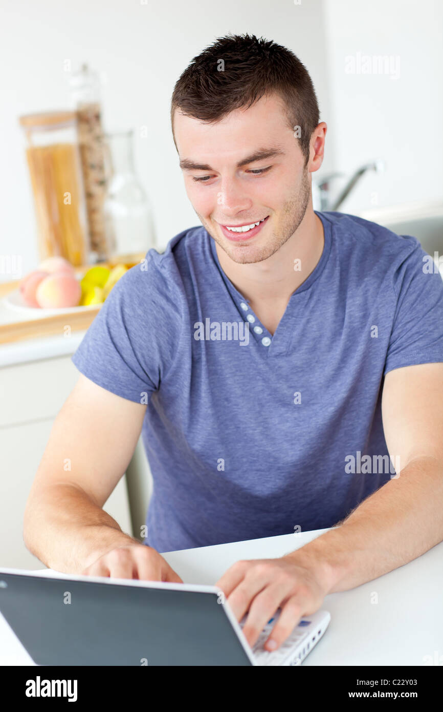 Simper hi-res stock photography and images - Alamy