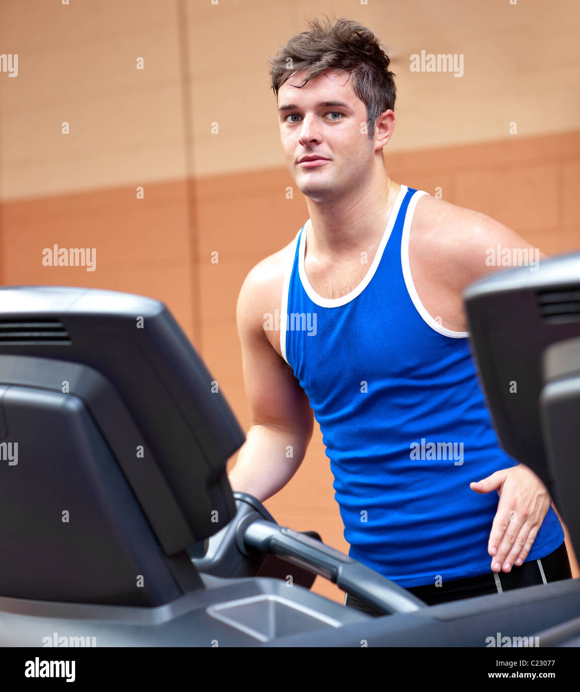 Incline bench press machine hi-res stock photography and images - Alamy