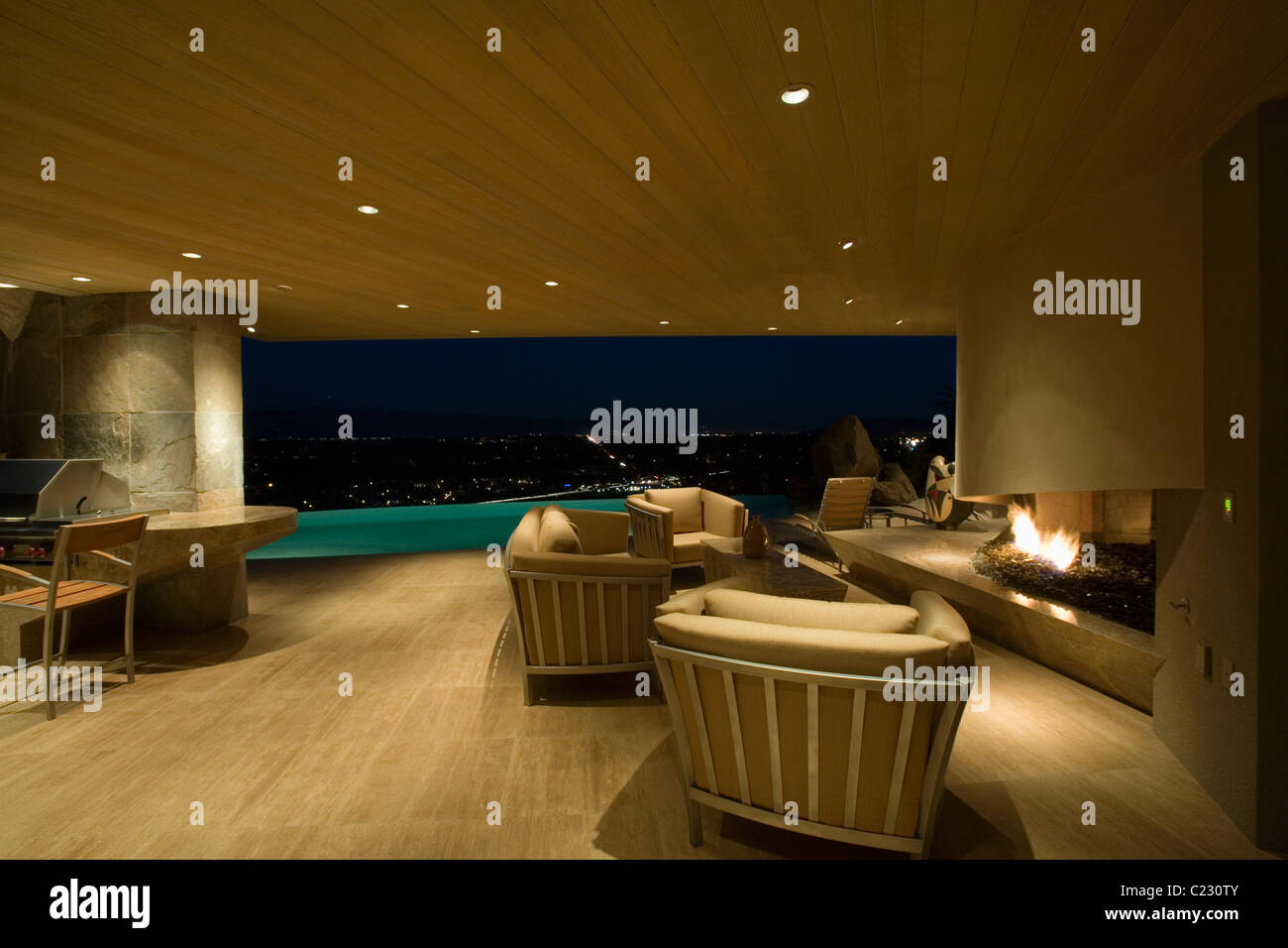 Home large open fire hi-res stock photography and images - Alamy