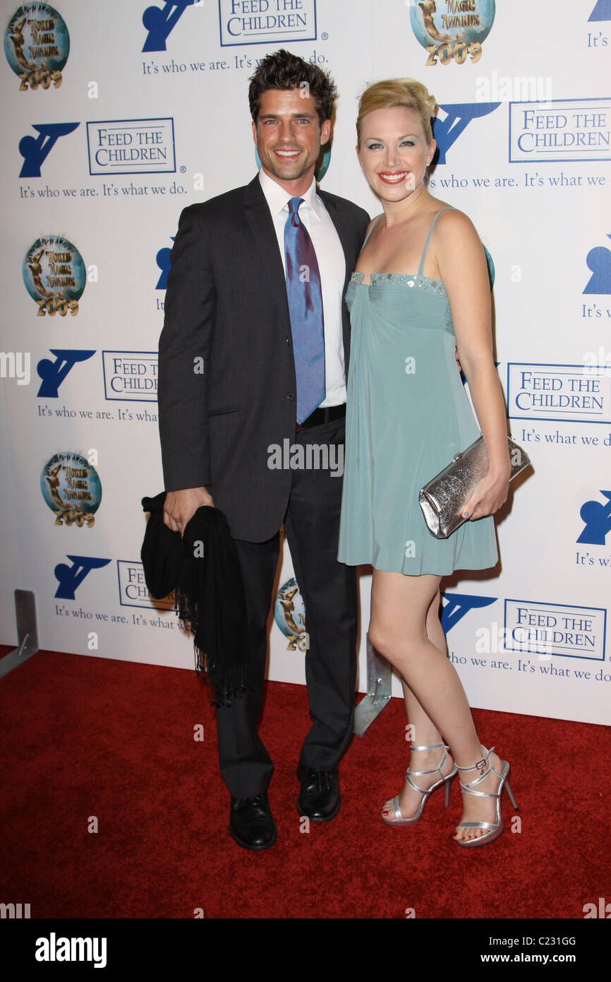 Adrienne Frantz and Justin Guarini 2009 World Magic awards held at The ...