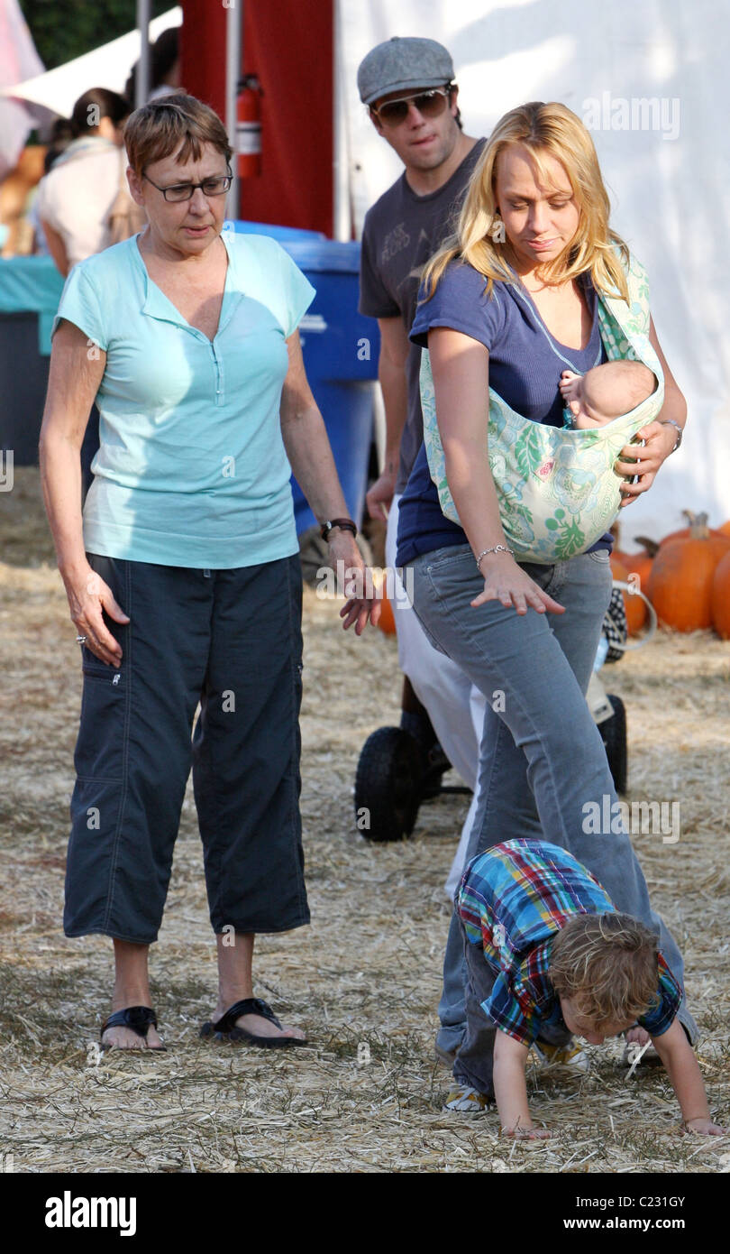 Jason packham and nicole sullivan hi-res stock photography and images ...