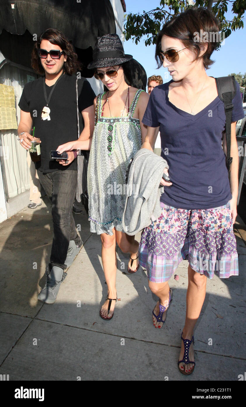 Katy Perry goes shopping with friends at Kitson on Melrose in West ...