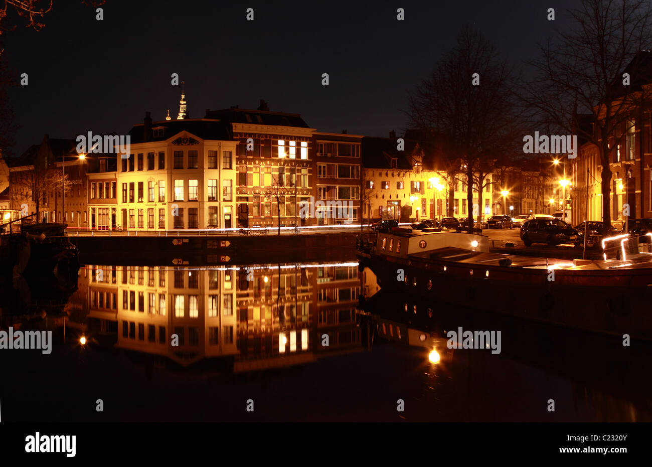 city by night Stock Photo - Alamy