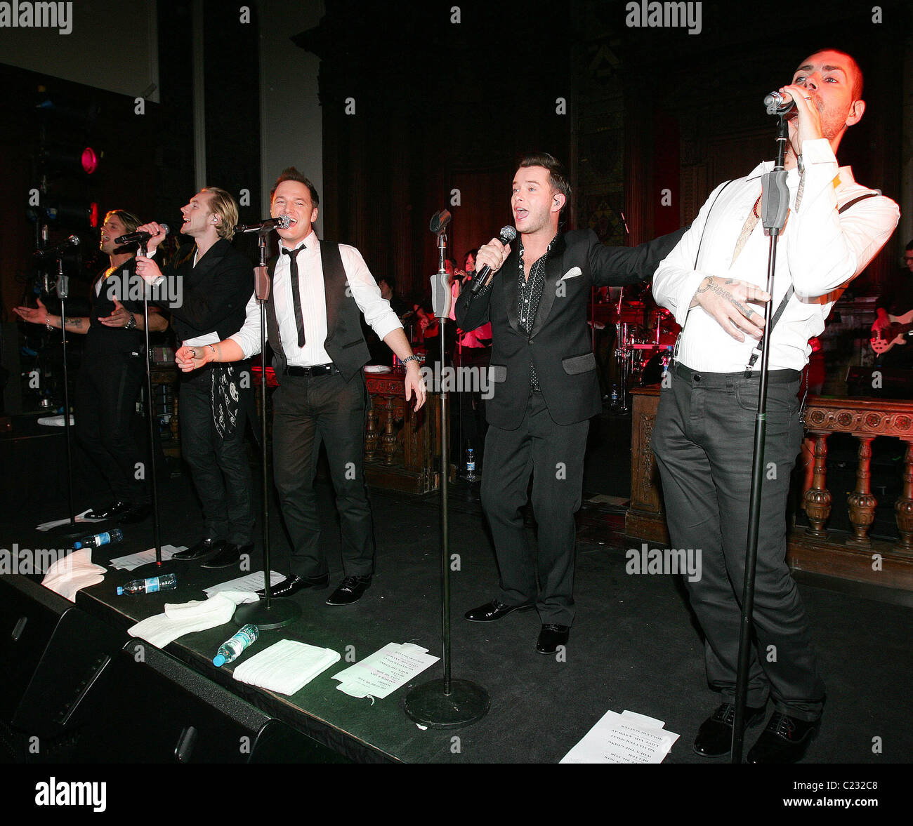 ***File Photo*** * BOYZONE STAR STEPHEN GATELY DEAD AT 33 BOYZONE star ...