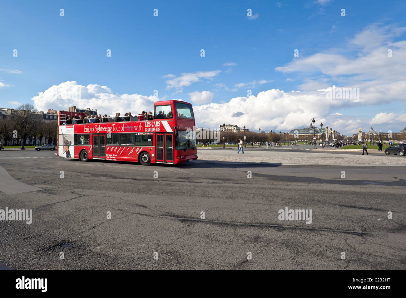 Open air bus hi-res stock photography and images - Alamy