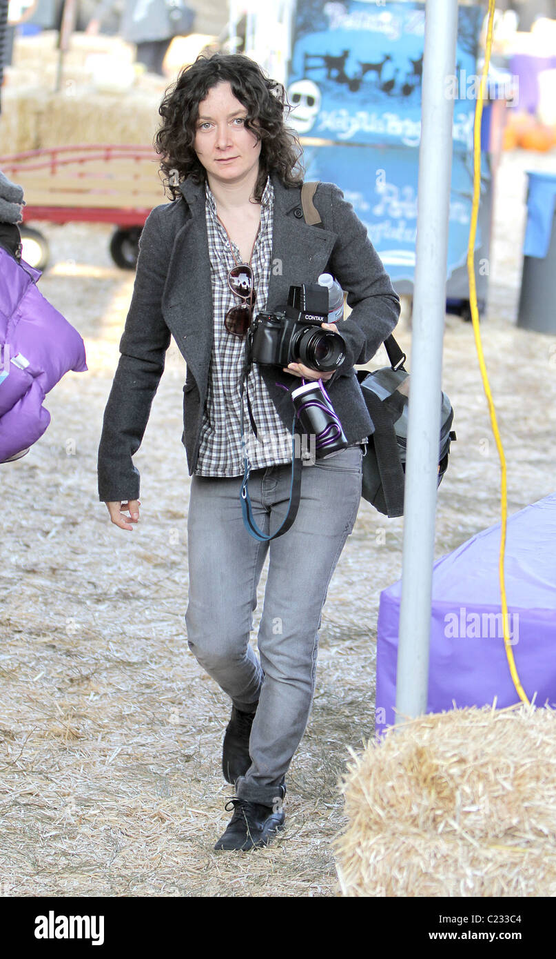 Sara Gilbert visits Mr. Bones Pumpkin Patch in West Hollywood Los ...