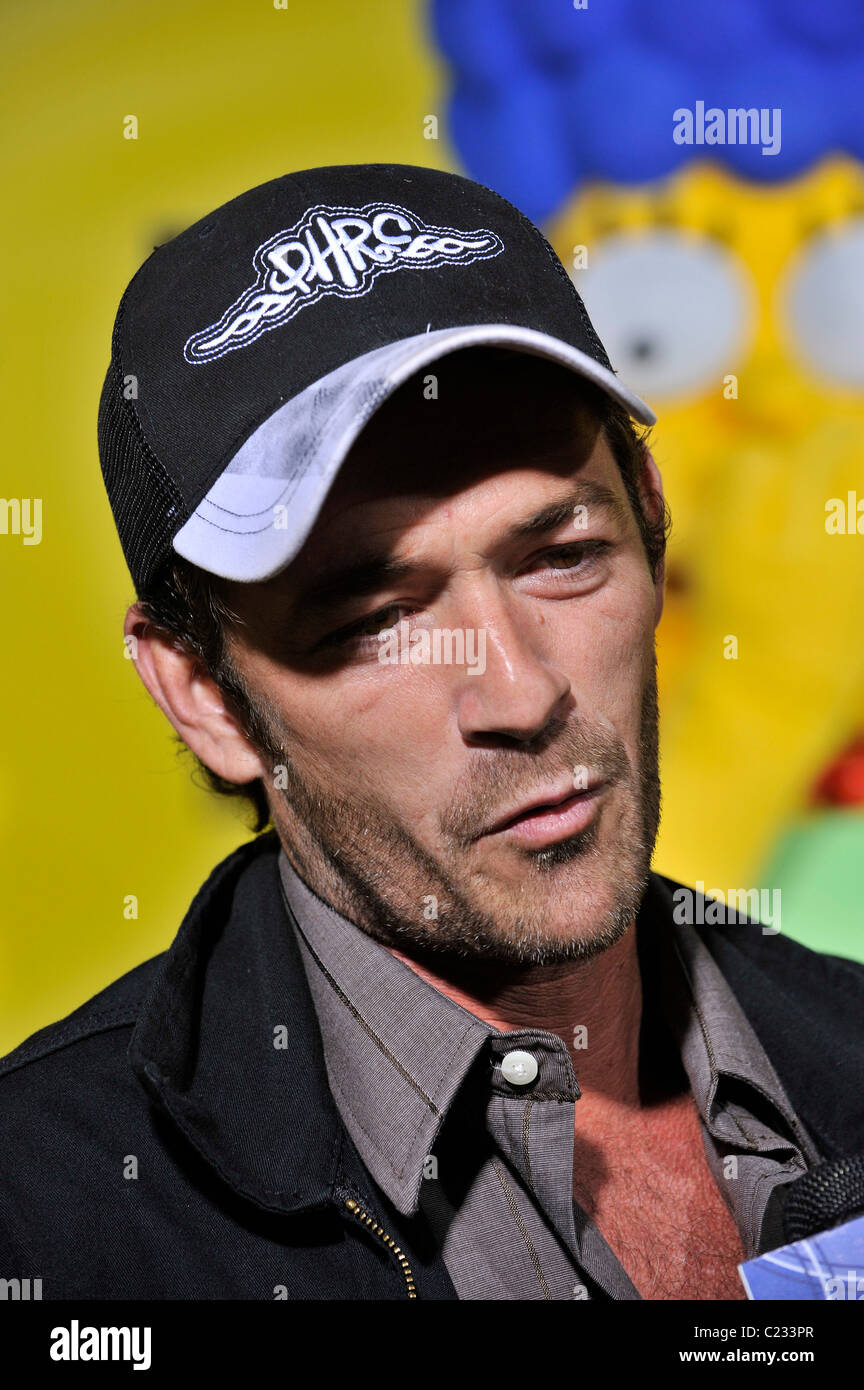 Luke Perry at the Simpsons Treehouse Of Horror and 20th anniversary ...