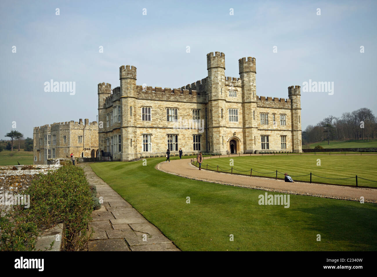 Leeds Castle In Kent England Stock Photos & Leeds Castle In Kent ...