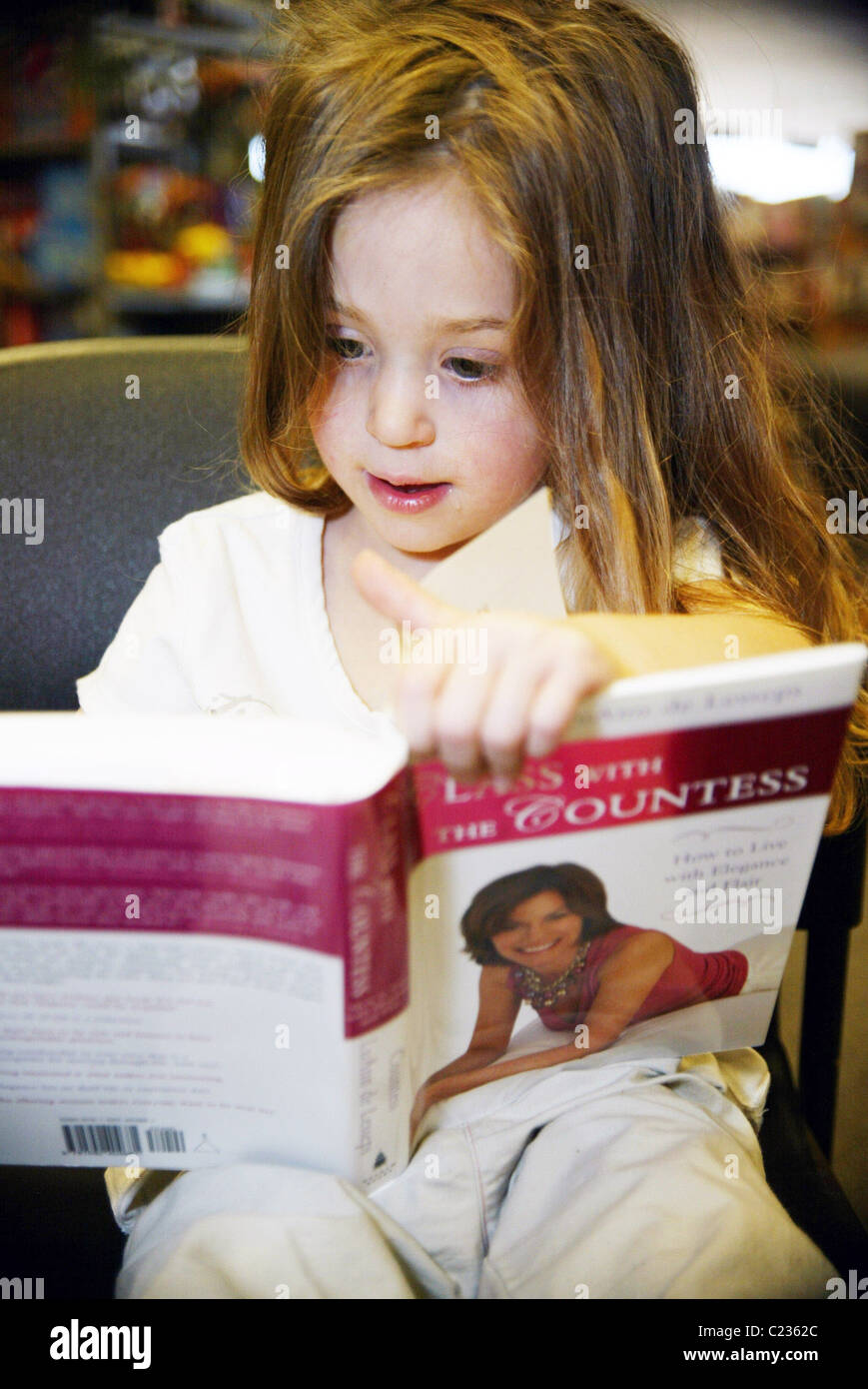 New York City Countess LuAnn de Lesseps, star of the Real Housewives ...