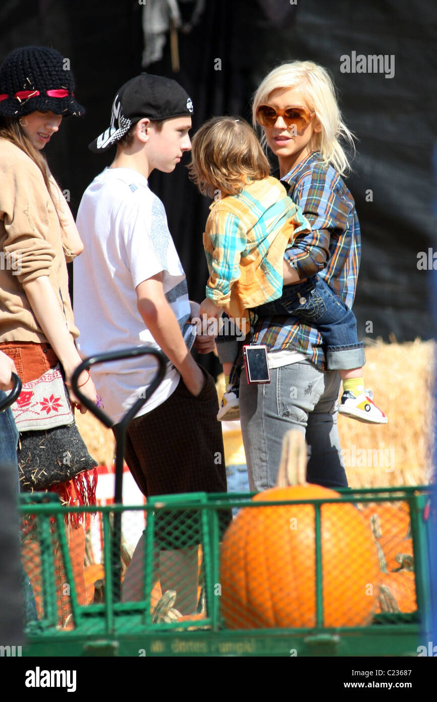 Mona Lisa Shirt High Resolution Stock Photography and Images - Alamy