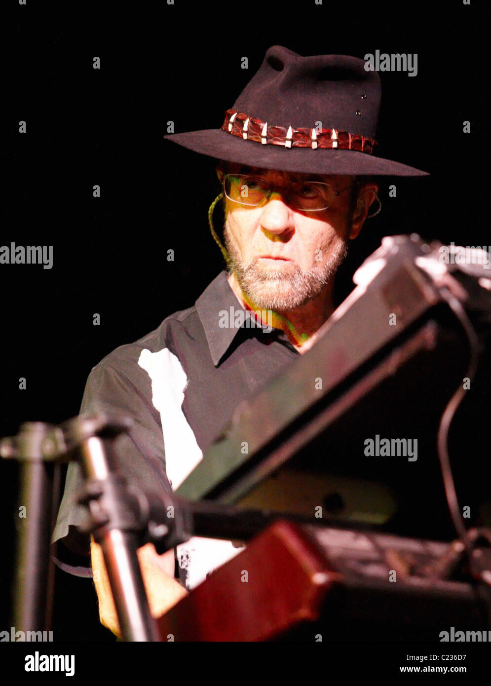 Manfred Mann Peter Cox performing live for the first night as lead ...