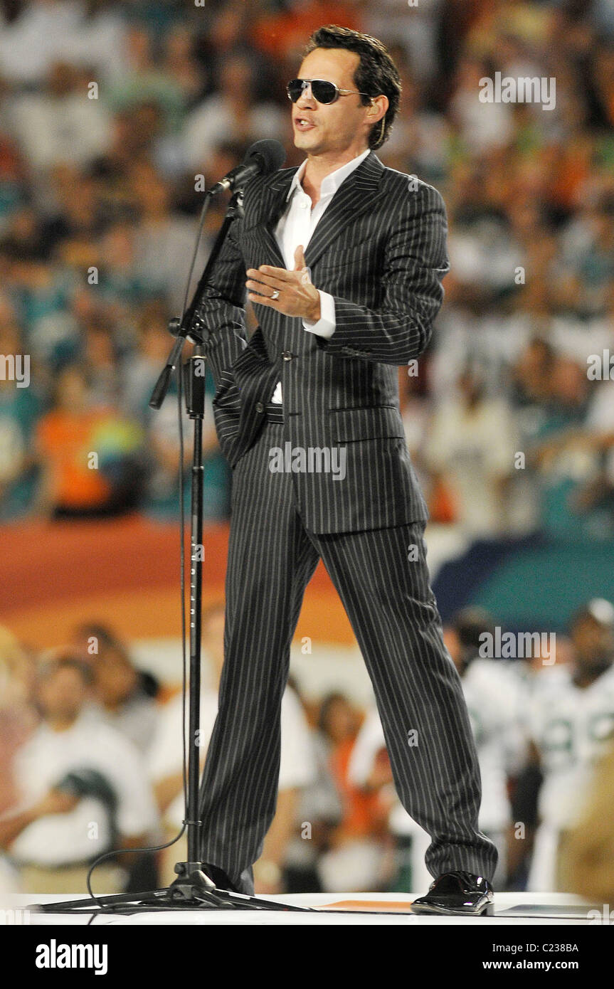 Marc Anthony performing the National Anthem prior to the Miami Dolphins ...
