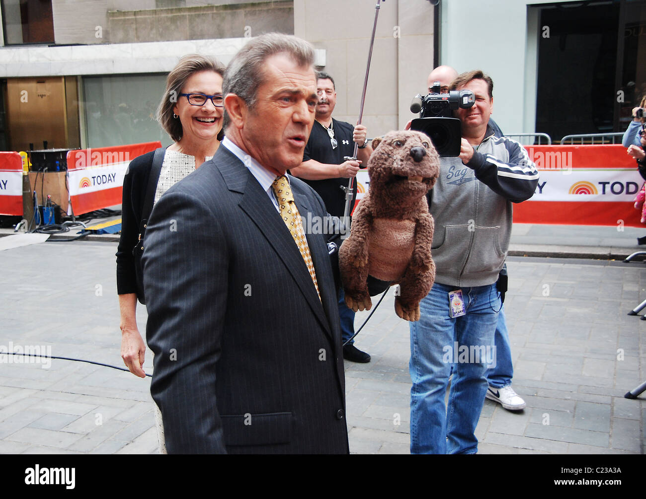 Mel Gibson and Cherry Jones filming on the set of their latest movie ...
