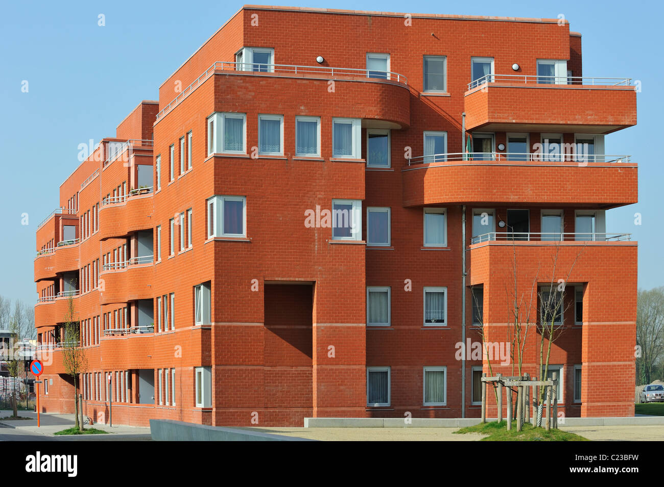 Modern flats hi-res stock photography and images - Alamy