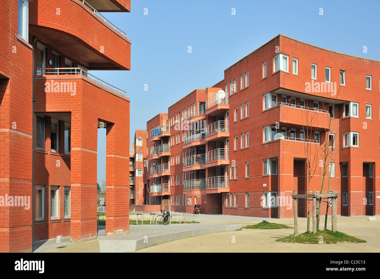 Modern flats hi-res stock photography and images - Alamy