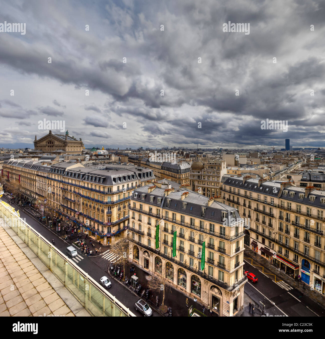 Paris rooftops hi-res stock photography and images - Alamy