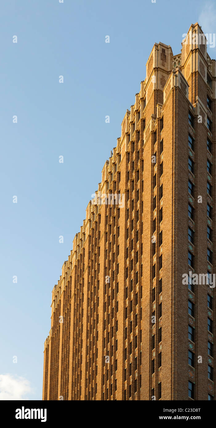 Red skyscraper hi-res stock photography and images - Alamy