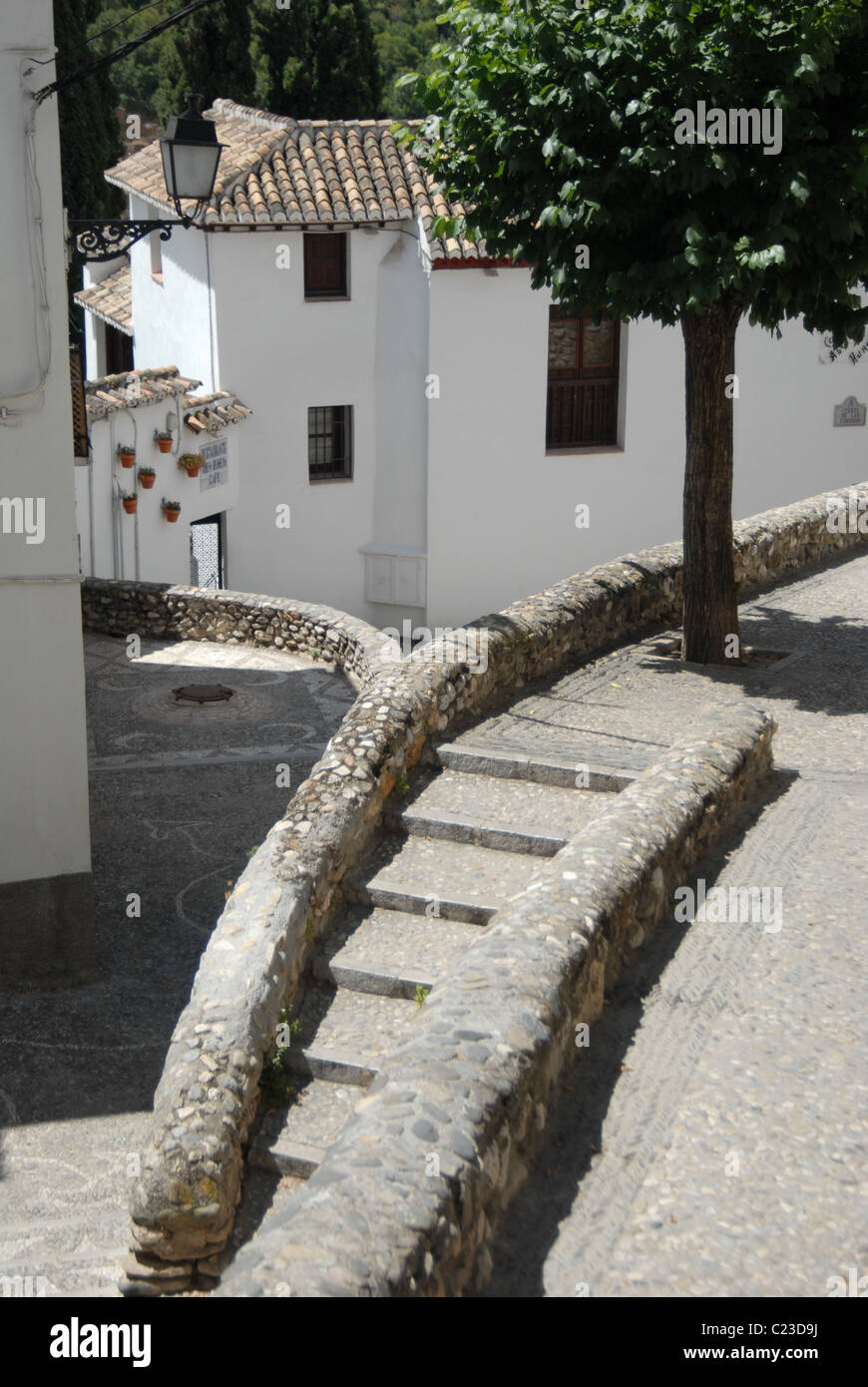 Narrow street, Albaicín, Granada Stock Photo - Alamy