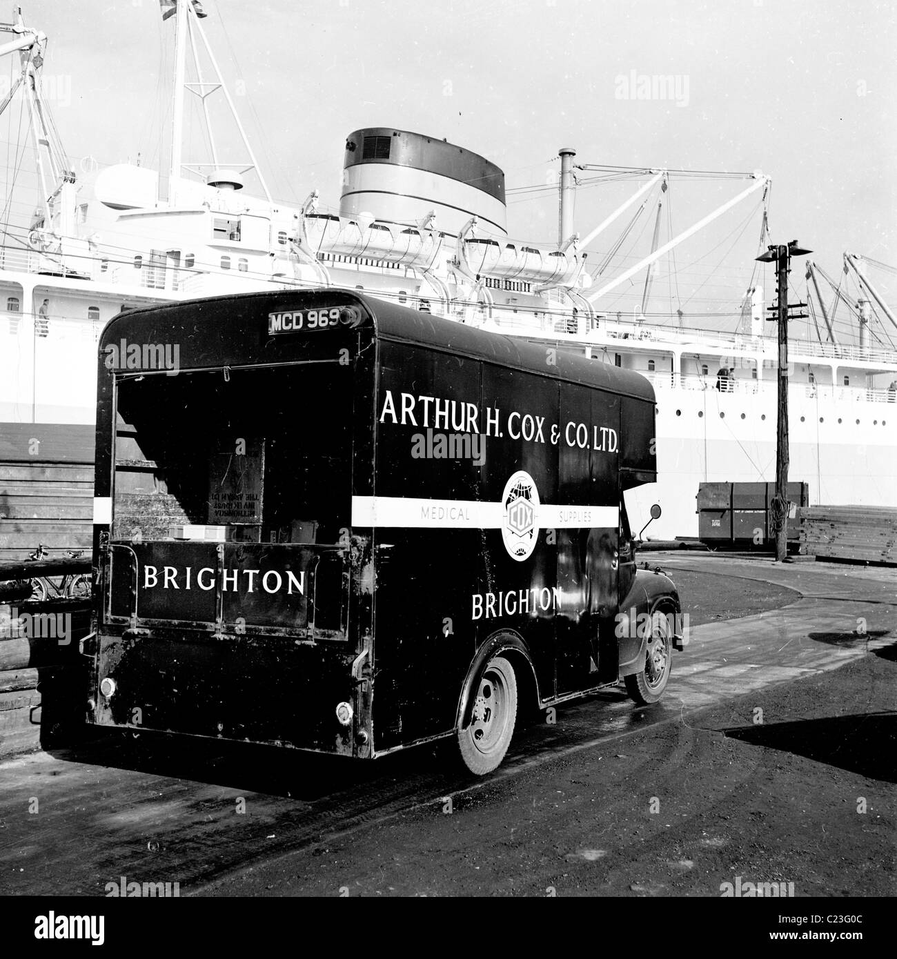 Delivery and 1950s hi-res stock photography and images - Alamy
