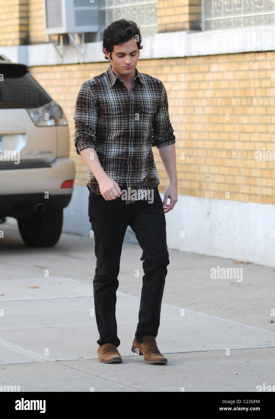 Penn Badgley on the set of 'Gossip Girl' New York City, USA - 21.10.09 ...
