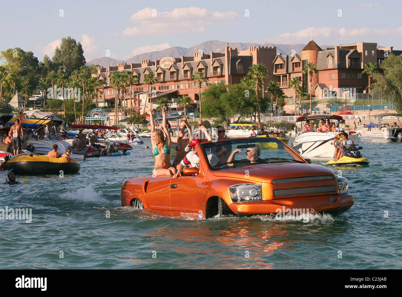 World's fastest amphibious vehicle goes 60mph on water Get a Corvette ...