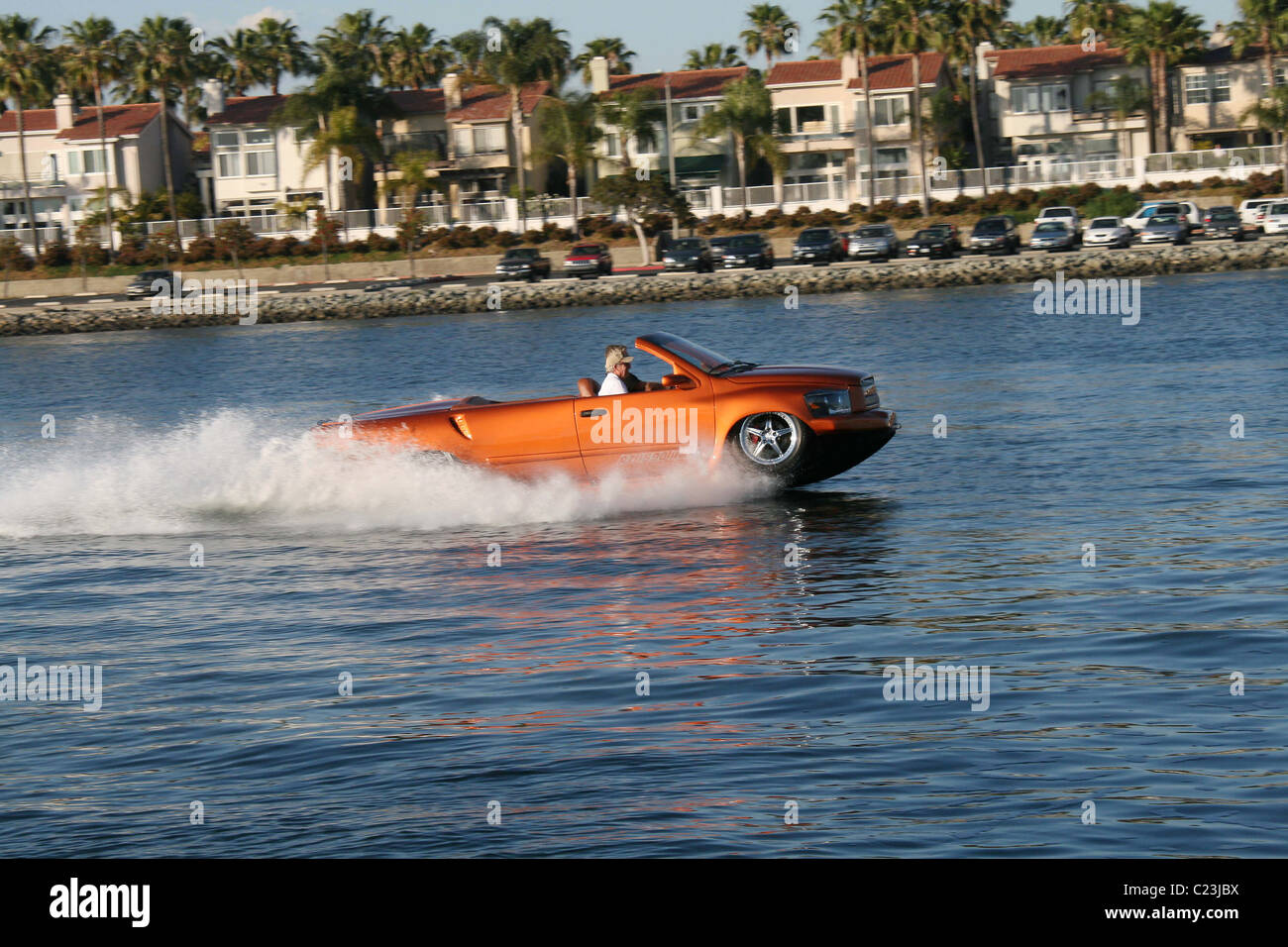 World's fastest amphibious vehicle goes 60mph on water Get a Corvette ...