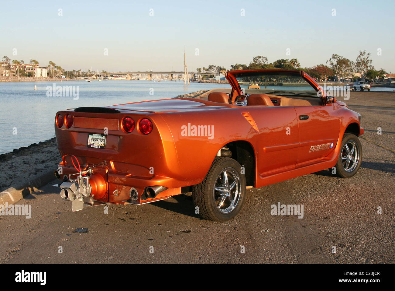 World's fastest amphibious vehicle goes 60mph on water Get a Corvette ...