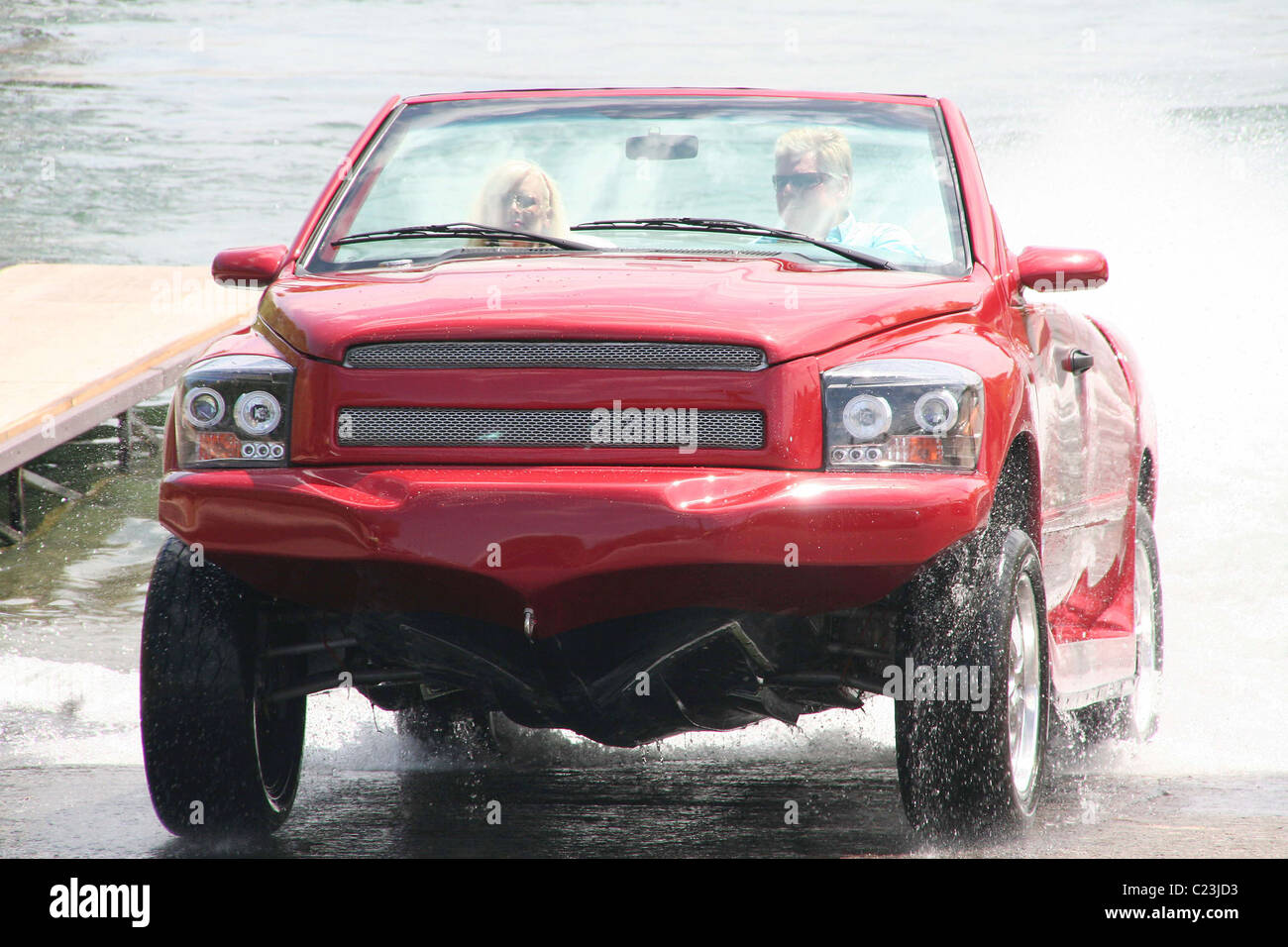 World's fastest amphibious vehicle goes 60mph on water Get a Corvette ...