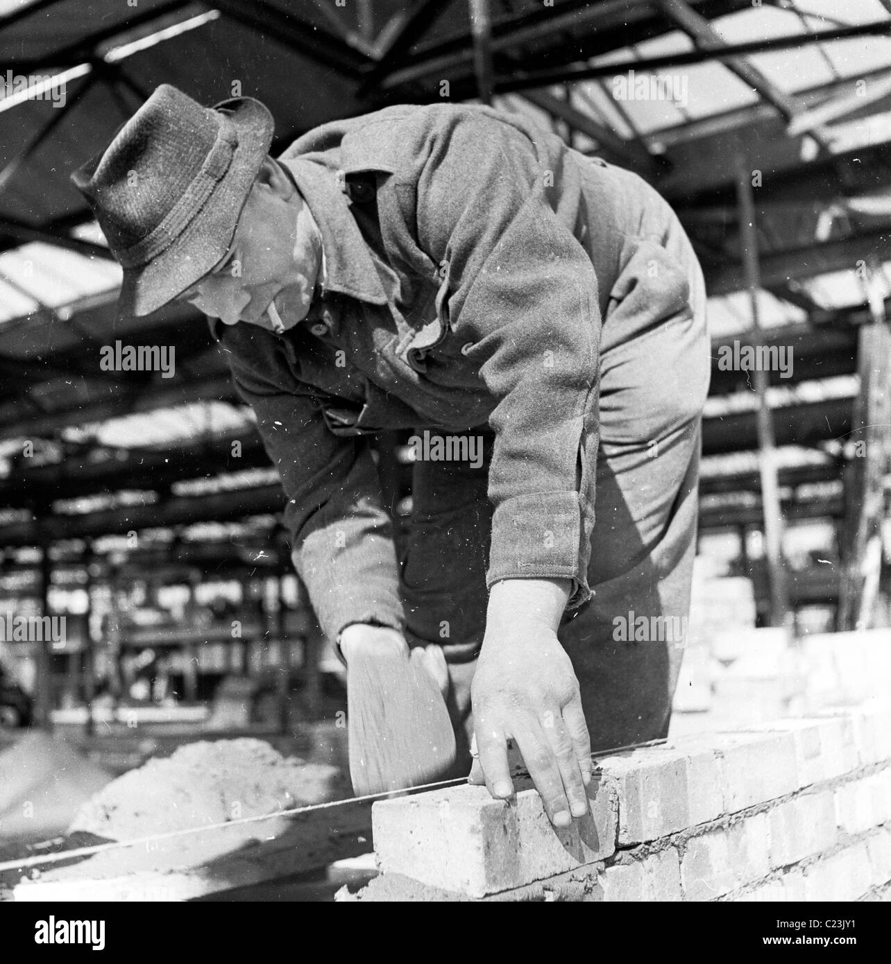 Bricklayer smoking hi-res stock photography and images - Alamy