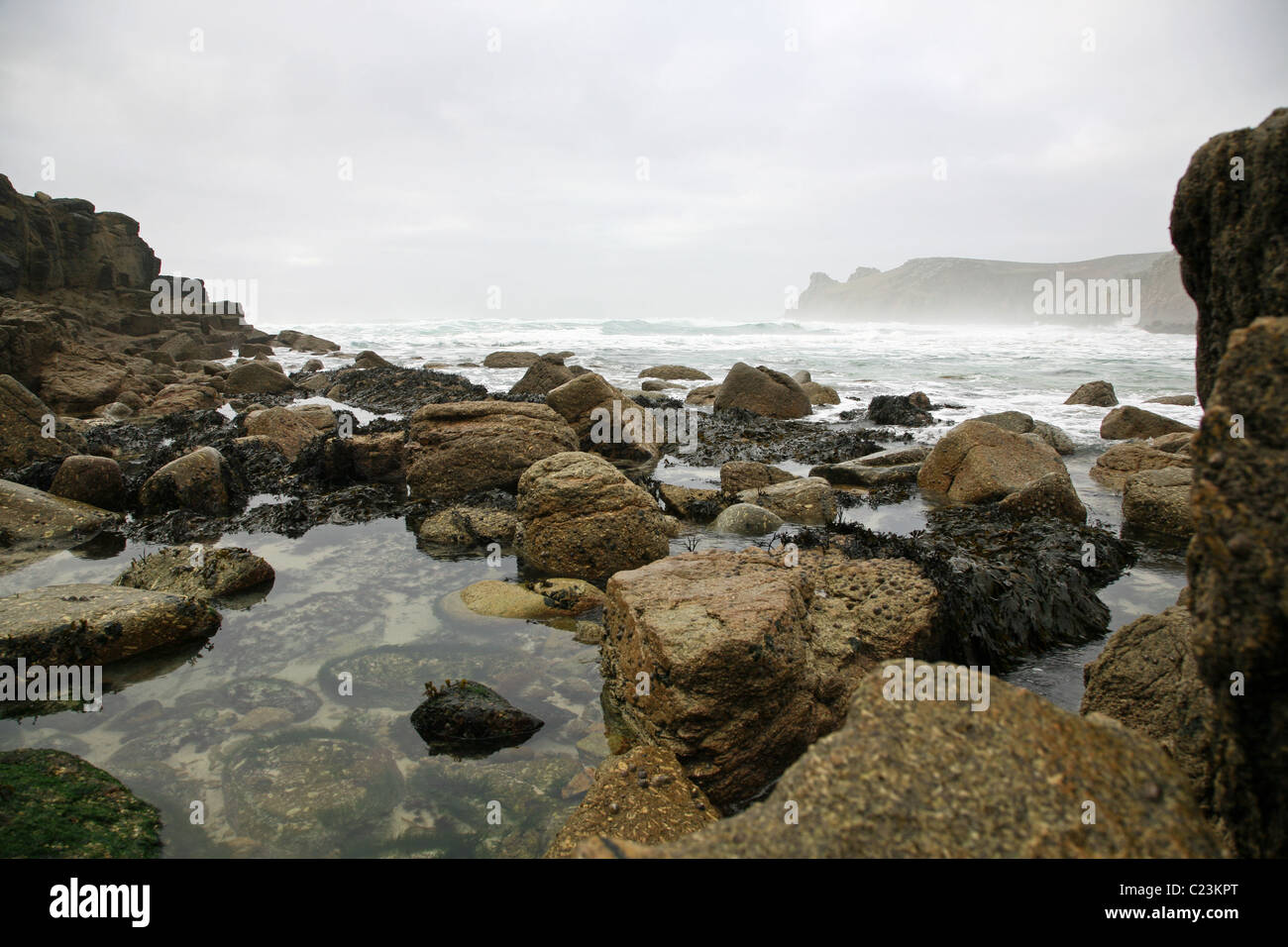Cornish rocks hi-res stock photography and images - Alamy
