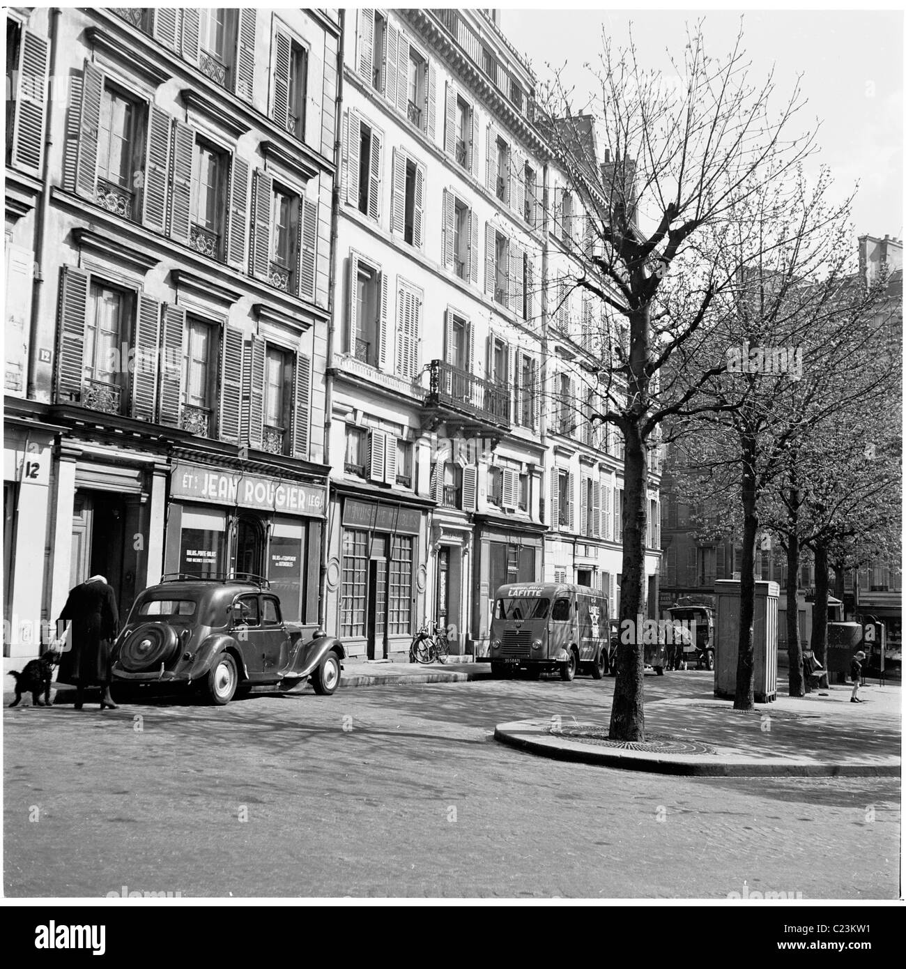 1950s, France. A quiet side street, Rue Henri Monnier, Montmartre ...