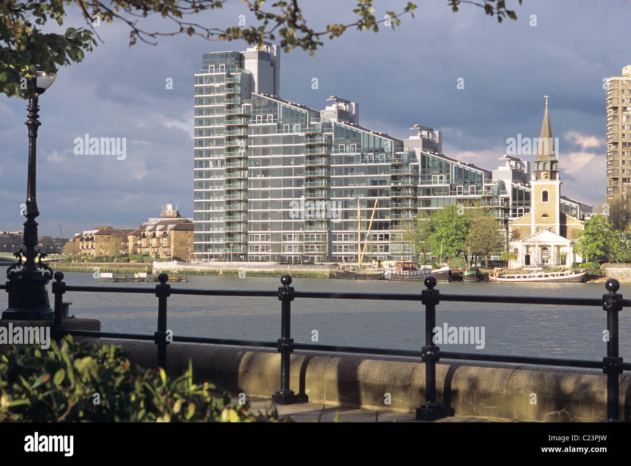 External facade of the Thames-side Montevetro building in Battersea ...