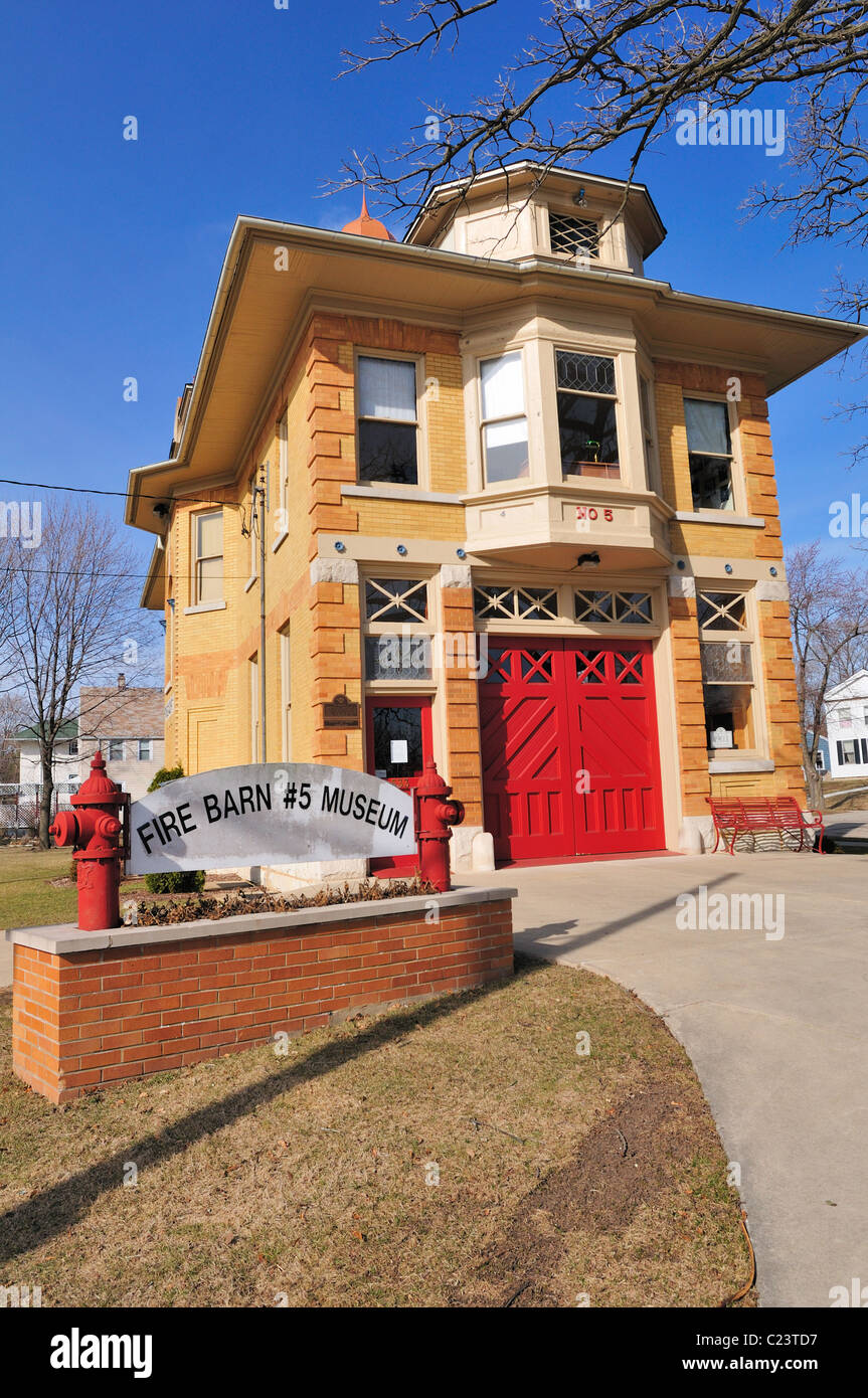 Firehouse entrance hi-res stock photography and images - Alamy