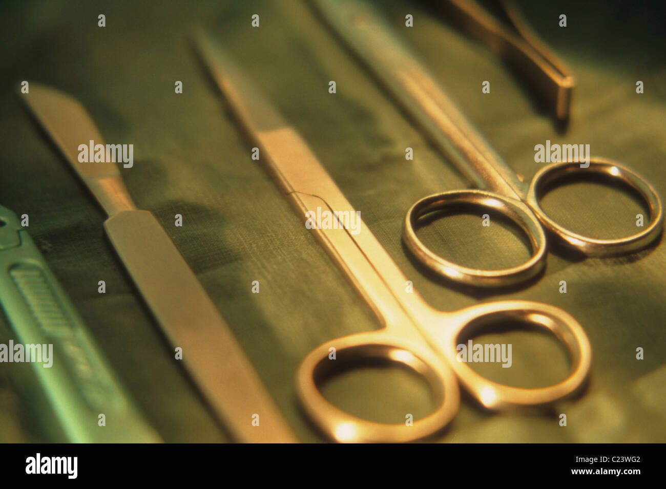 Hemostats hi-res stock photography and images - Alamy