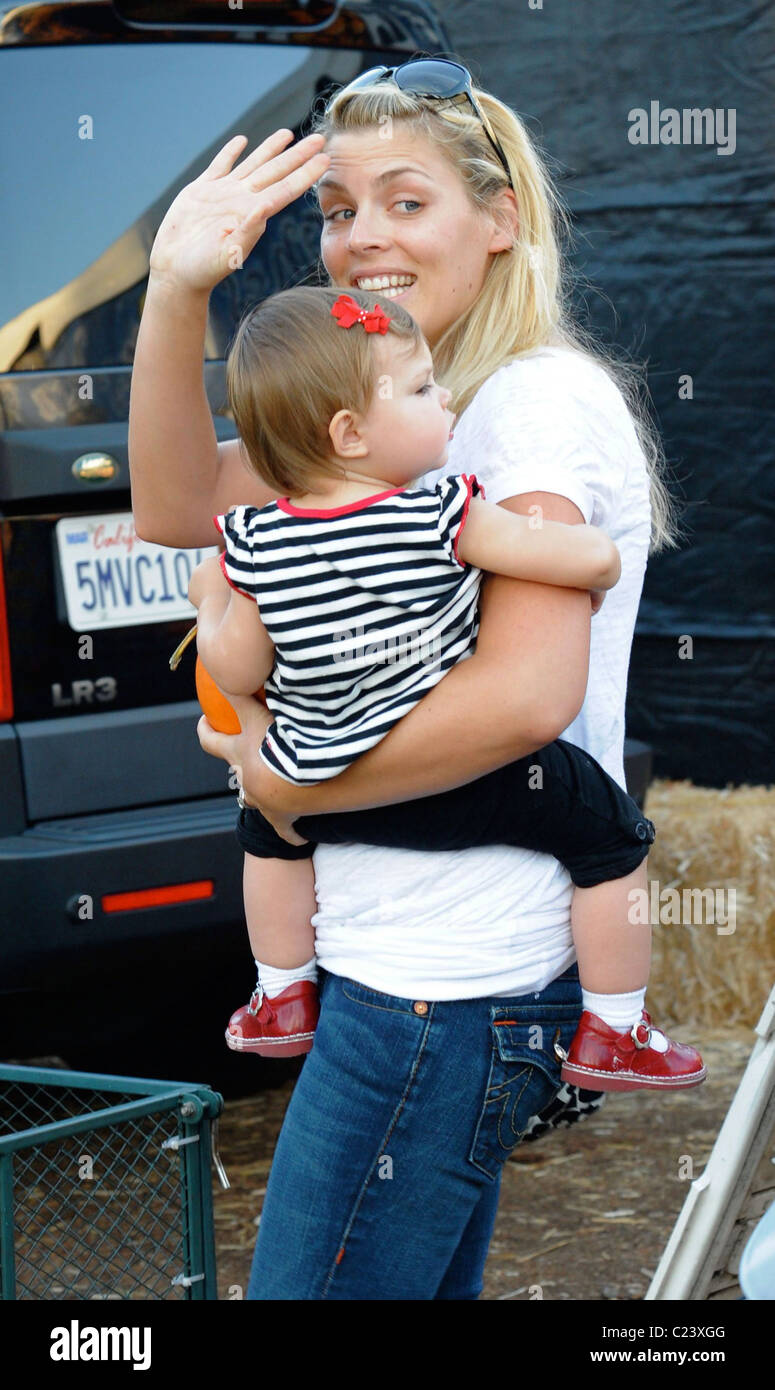 Busy Phillips and her daughter Birdie Silverstein visit Mr. Bones ...