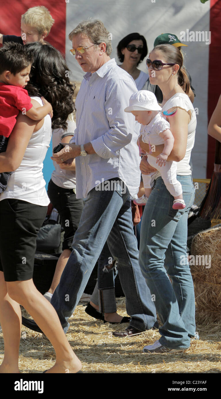 Tim allen with wife jane hajduk and daughter hi-res stock photography ...