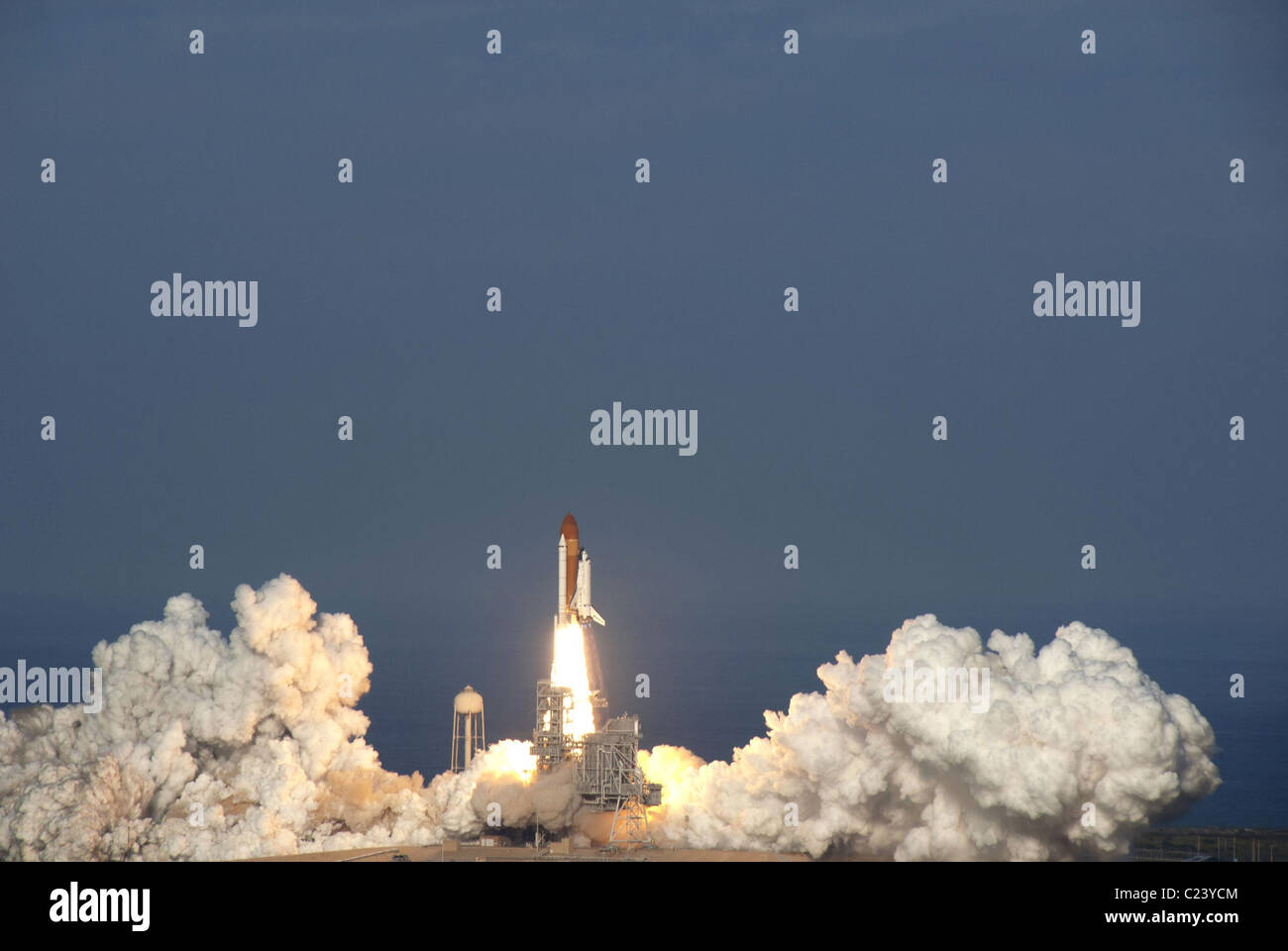 Discovery's Last Liftoff! Space shuttle Discovery heads to space ...