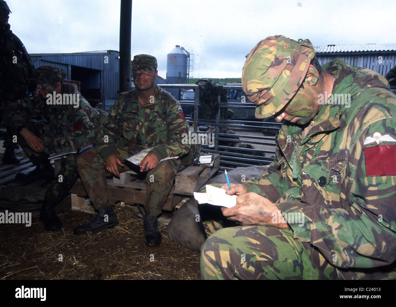 British parachute regiment training hi-res stock photography and images ...