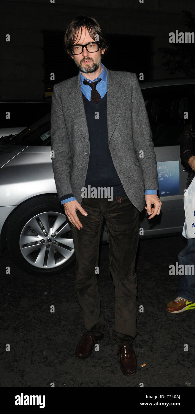 Jarvis Cocker arrives at the May Fair hotel shortly before leaving ...