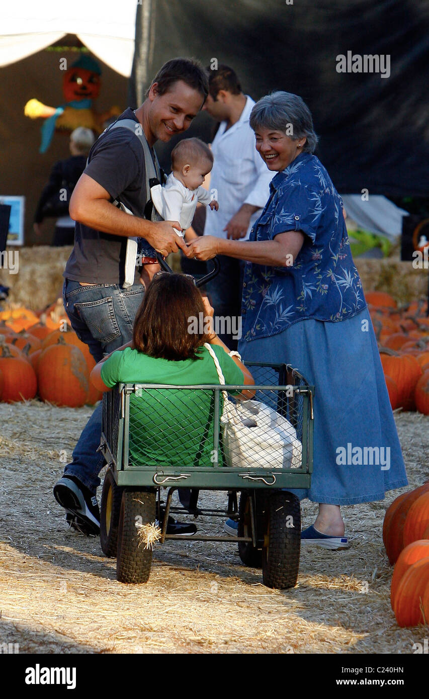 Kim painter and mabel painter lowe hi-res stock photography and images ...