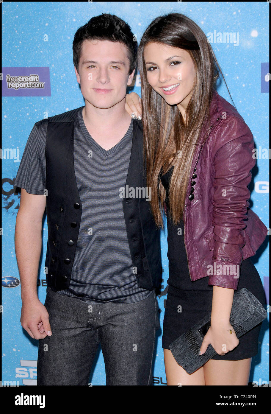 VICTORIA JUSTICE & JOSH HUTCHERSON Spike TV's 2009 Scream Awards held ...