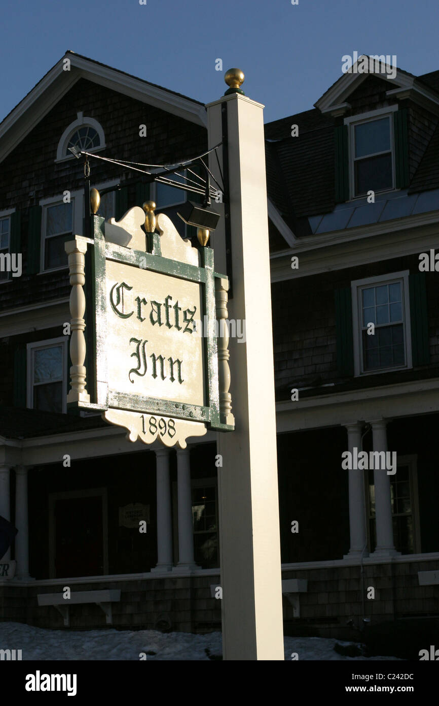 Crafts Inn sign in the sun in Maine Stock Photo - Alamy
