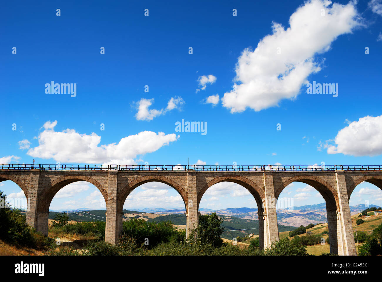 Brick railway bridge High Resolution Stock Photography and Images - Alamy