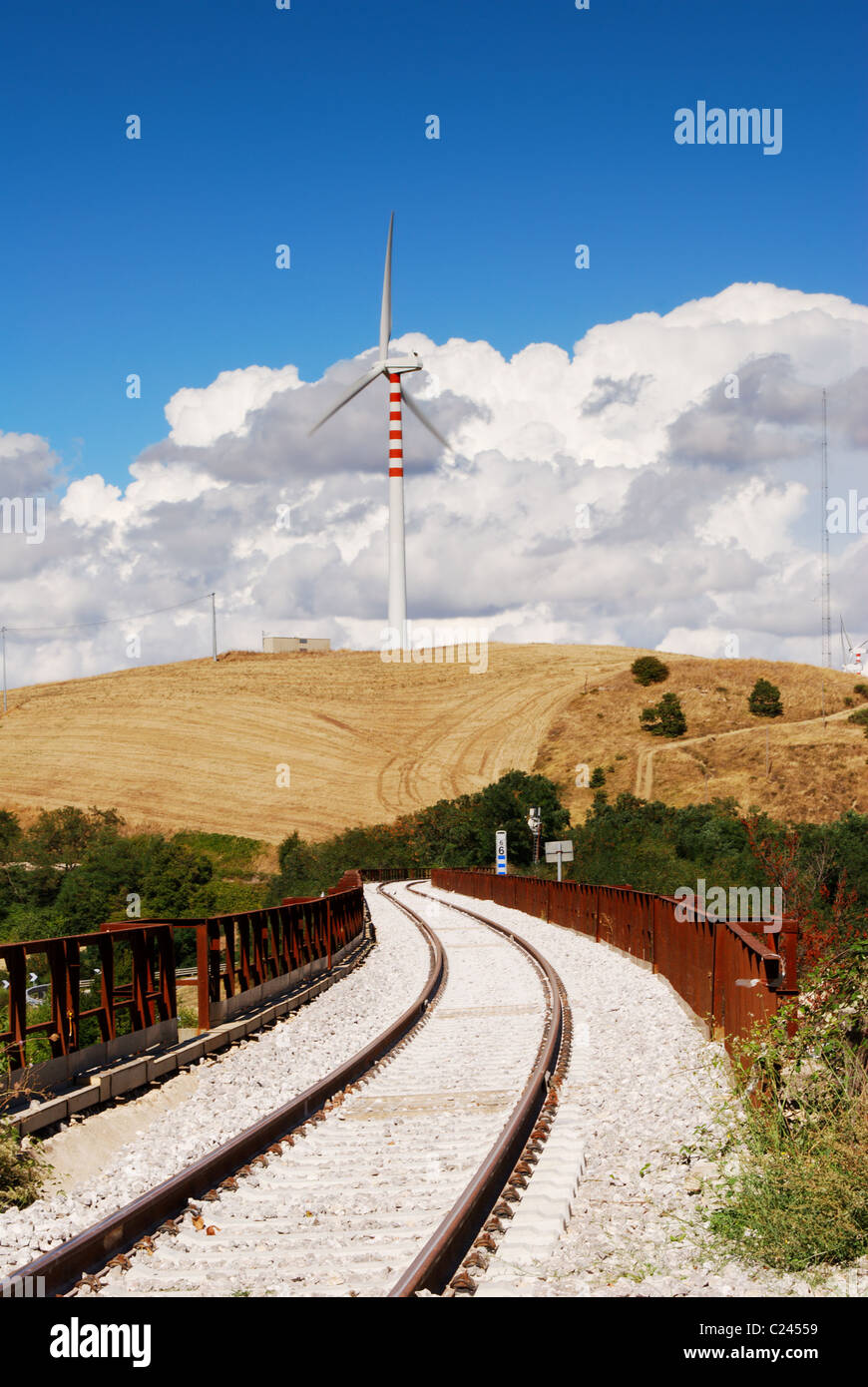 Windy rail track hi-res stock photography and images - Alamy