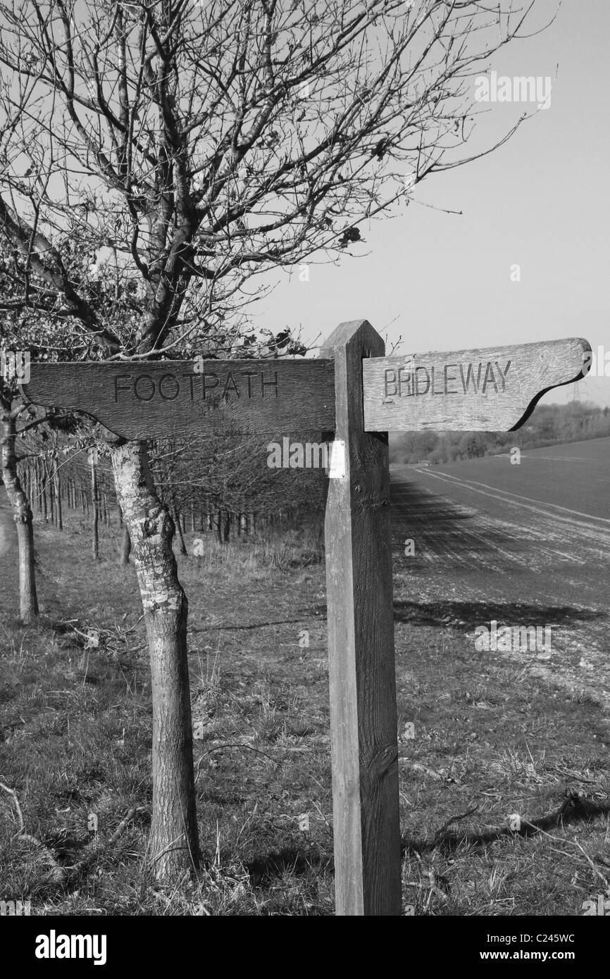 Rights of way signs hi-res stock photography and images - Alamy